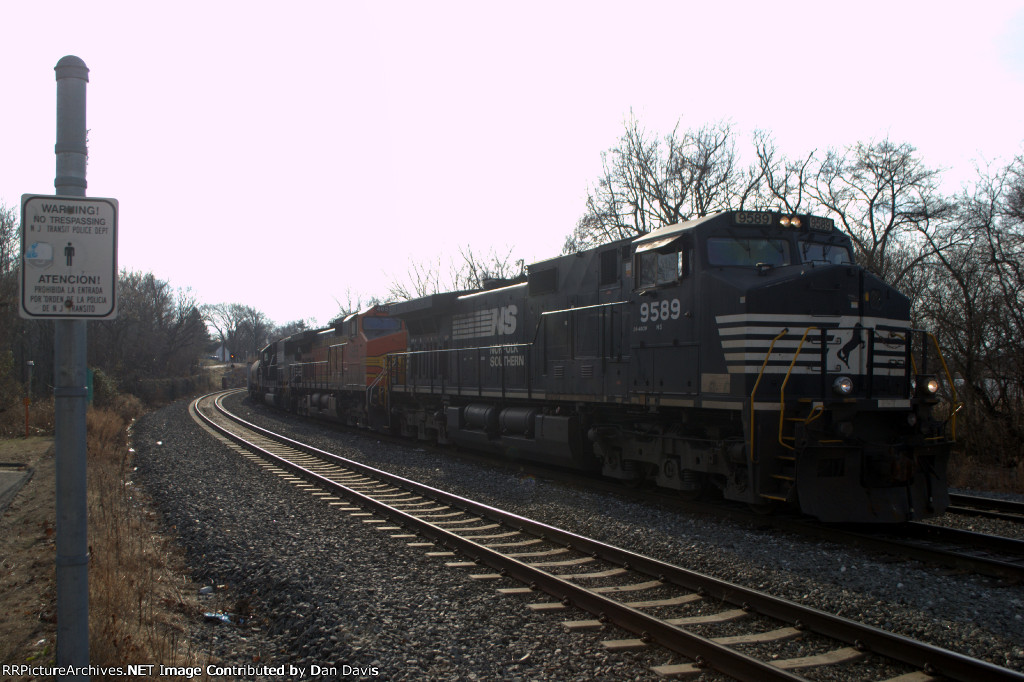 NS C44-9W 9589 leads 39G